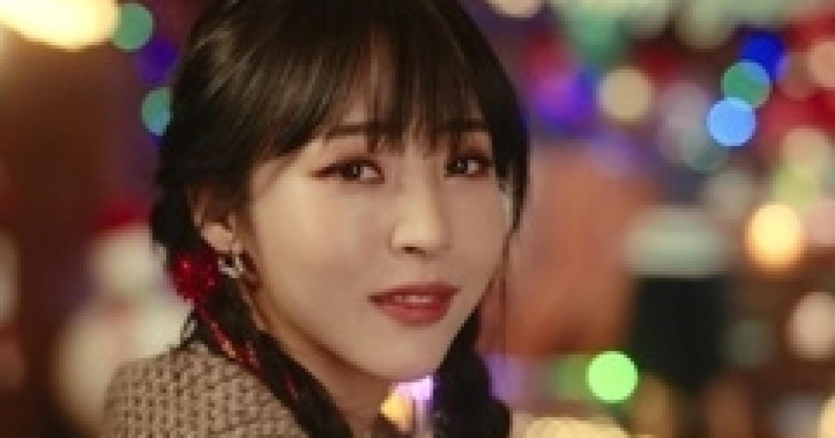 마마무 문별, 선물 같은 비주얼…신곡 ‘PRESENT’ MV 티저 공개