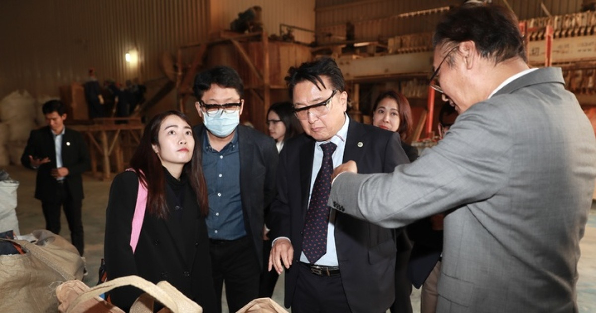 베트남 희토류 원료기업 VTRE사 방문한 김영환 충북지사