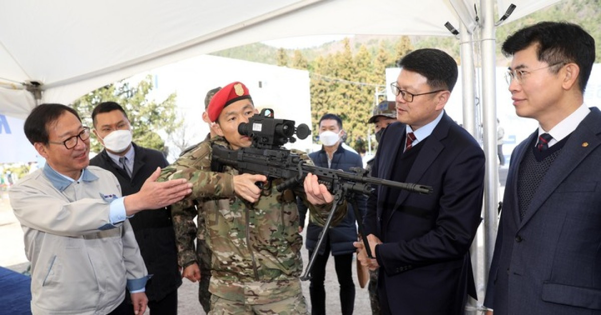 신형 K15기관총 공개