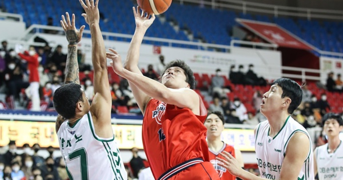 '프림 25득점' 현대모비스, DB 꺾고 선두 KGC 2게임차 추격