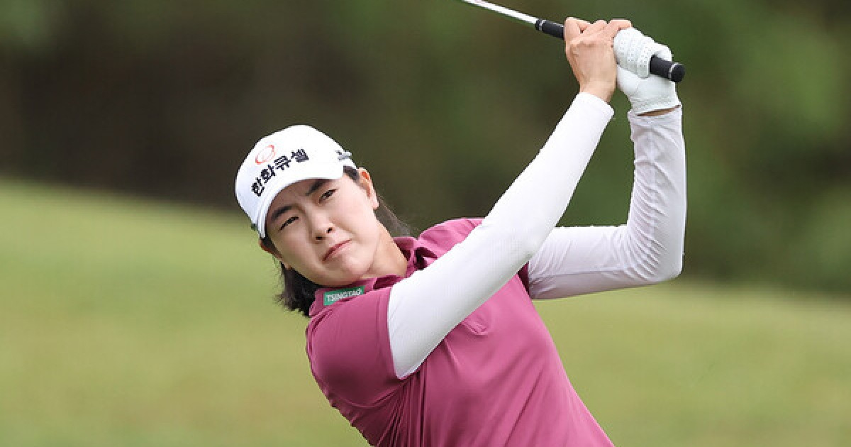 '이글 마무리' 이정민, 6타 줄인 2R서 공동 2위로 '우승 경쟁' [KLPGA]