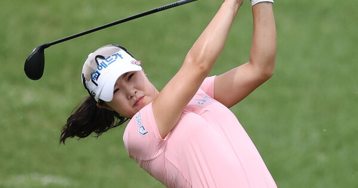 '팬심 있는' 이정민 앞에서 첫 우승에 도전하는 고지우 [KLPGA]