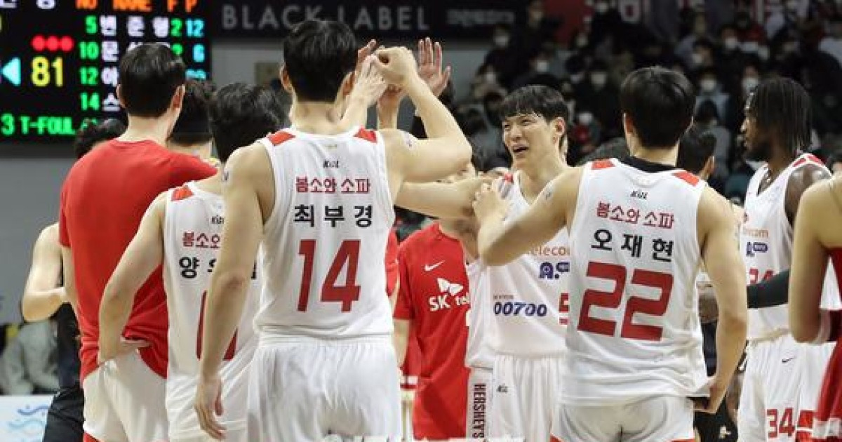 [포토] SK, 1위 KGC에 진땀승