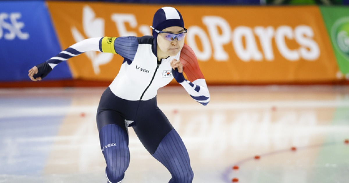 Two Koreans win gold in 500-meter race at ISU Speed Skating World Cup