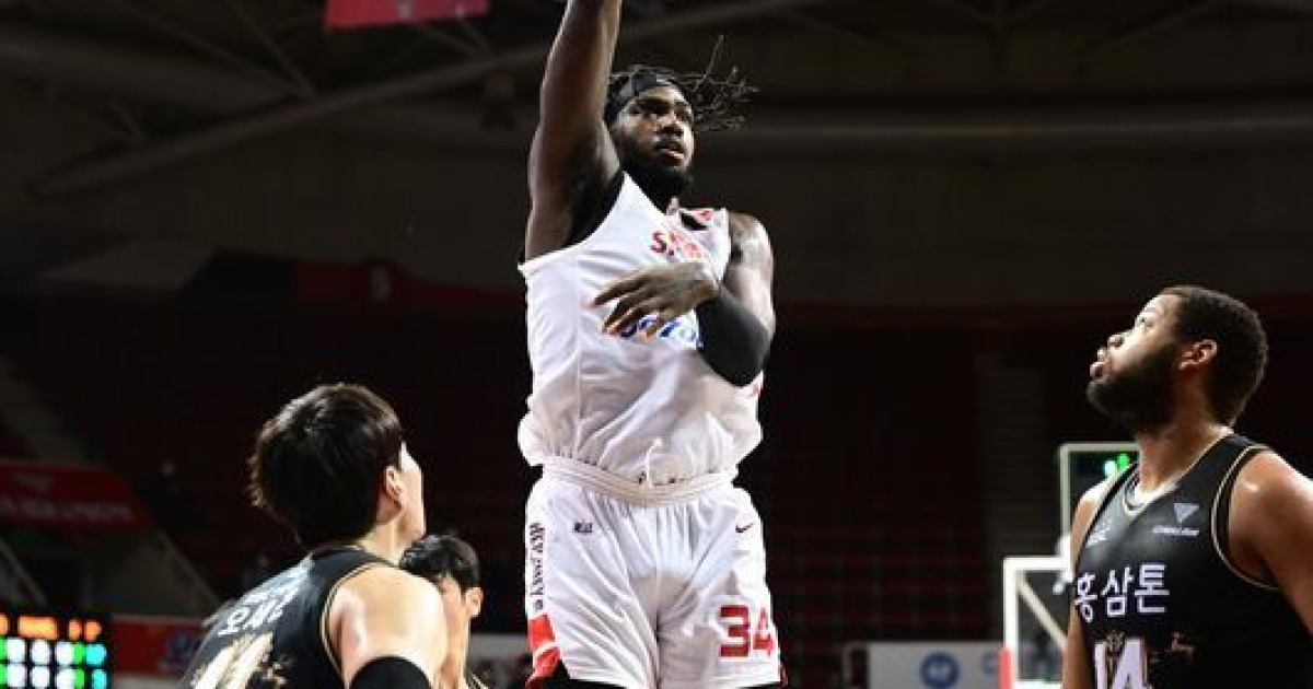 '워니 32득점 대폭발' 서울 SK, 안양 KGC 1점 차로 제압