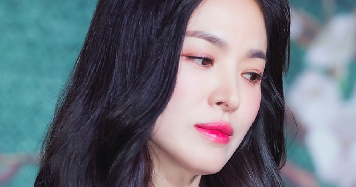 [bnt포토] 송혜교 '알고보면 의미심장한 손짓'