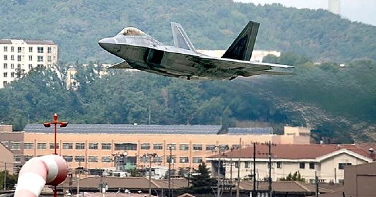 [속보] 美 전략폭격기 B-52H·F-22 전투기, 한반도 인근 연합훈련