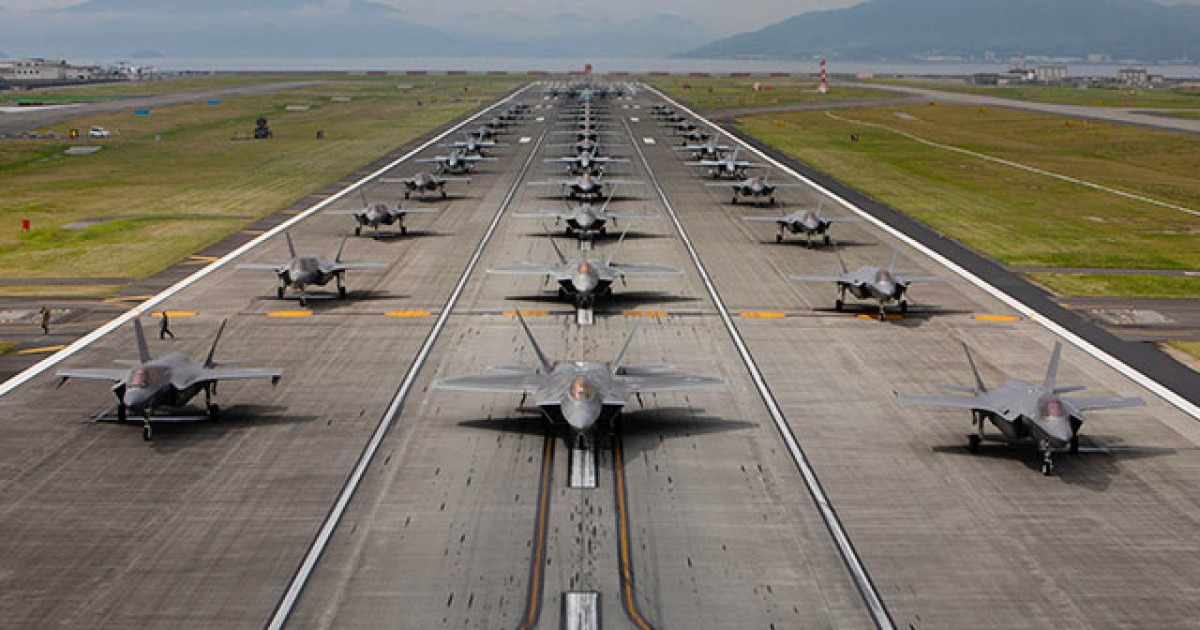 美 전략폭격기 B-52H·F-22 전투기 전개…한반도 인근 연합훈련