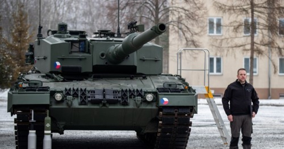 CZECH REPUBLIC GERMANY DEFENSE LEOPARD TANKS