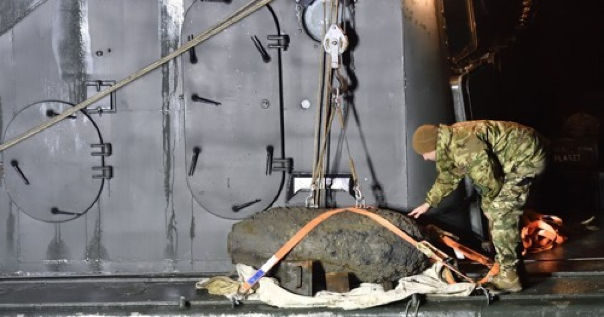 HUNGARY WWII BOMB DEFUSAL