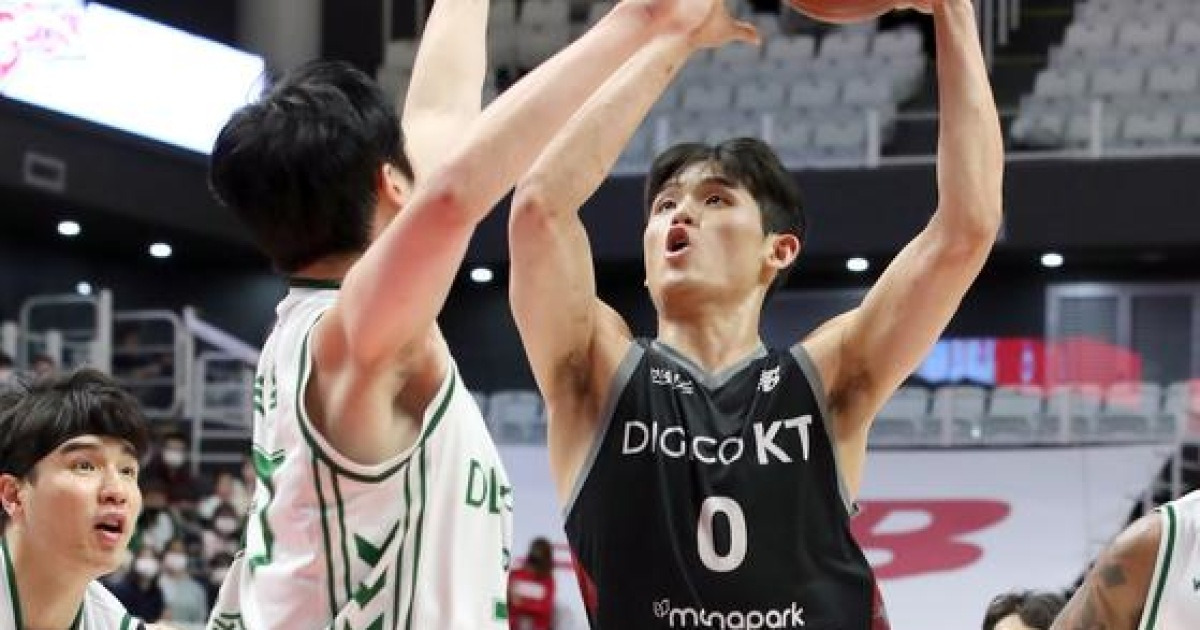 [IS 수원] 빅맨 매치업 완승 거둔 '베이비 헐크'...KT, DB 꺾고 2연승