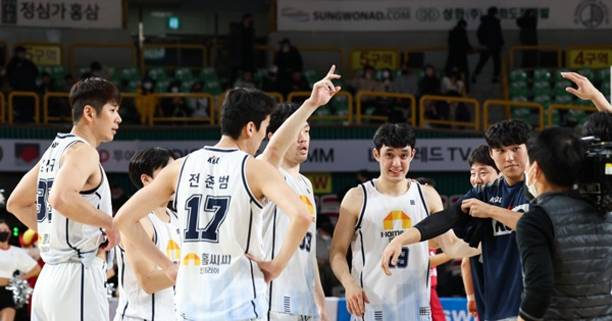 '허웅 23득점' KCC, LG 6연승 저지