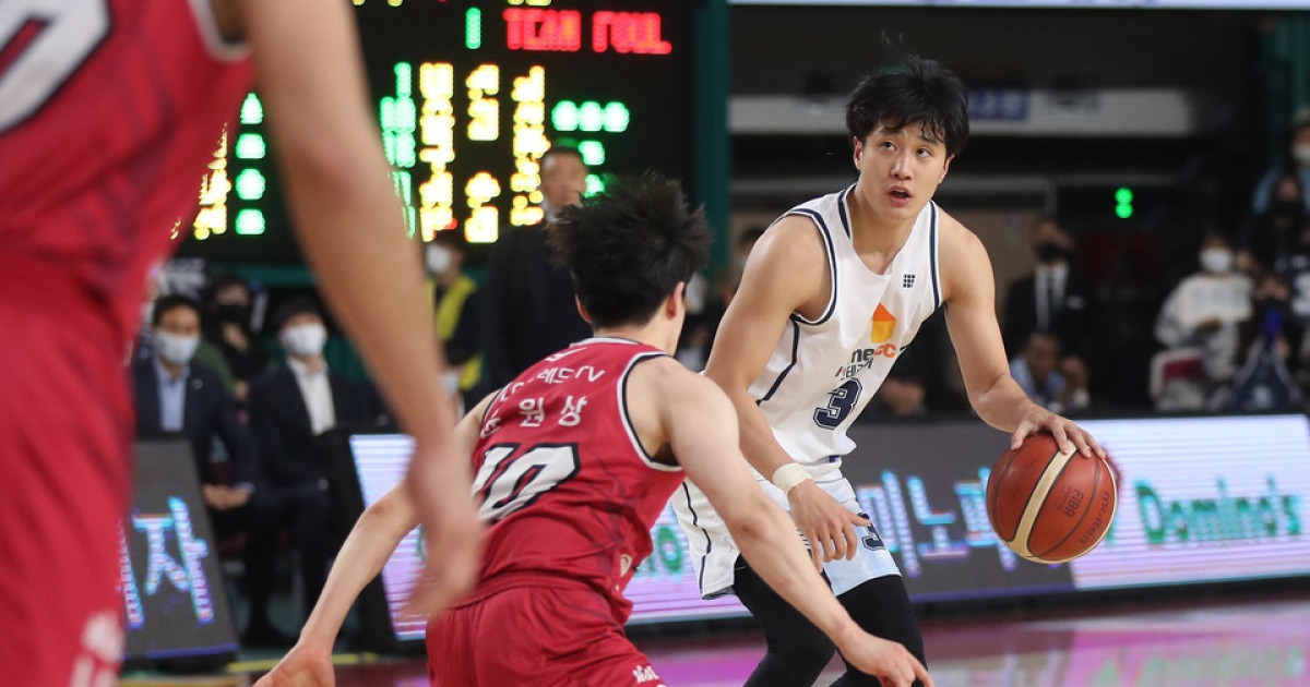 믿고 보는 허웅·라건아 23점씩…3연승 KCC, LG 6연승 저지