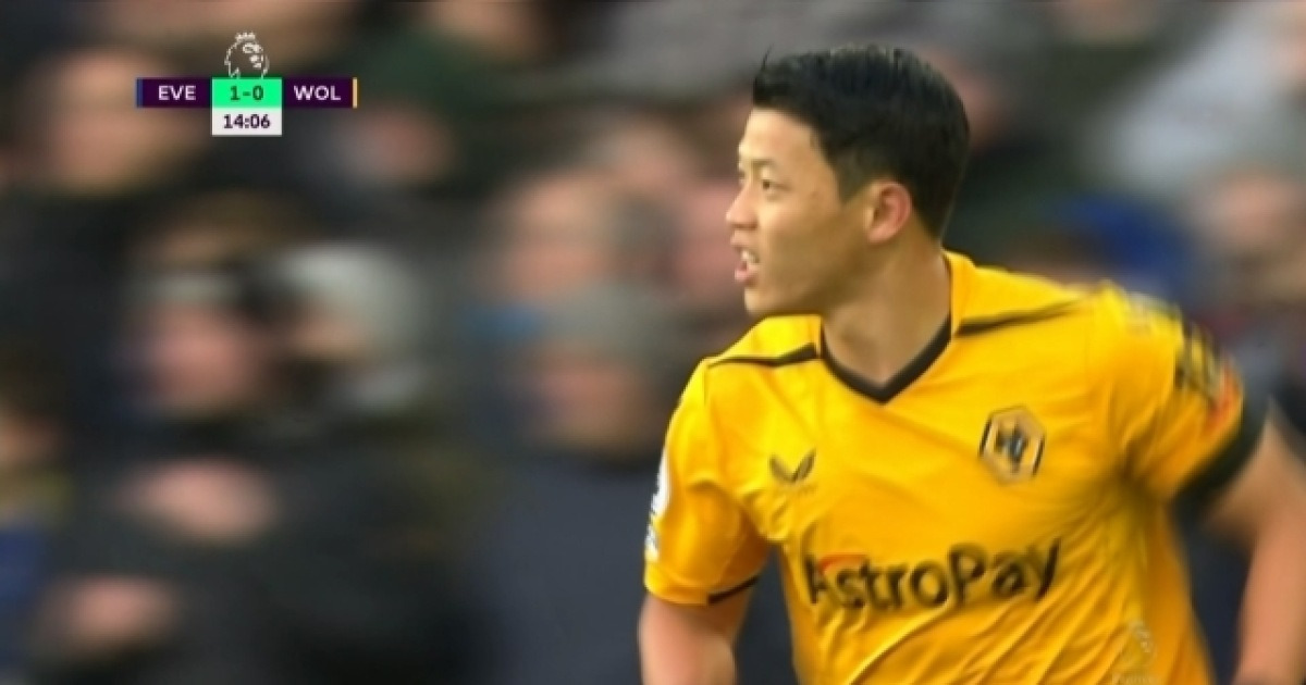 '올해의 골' 황희찬도 쉽지 않다…EPL 주전 경쟁 험난