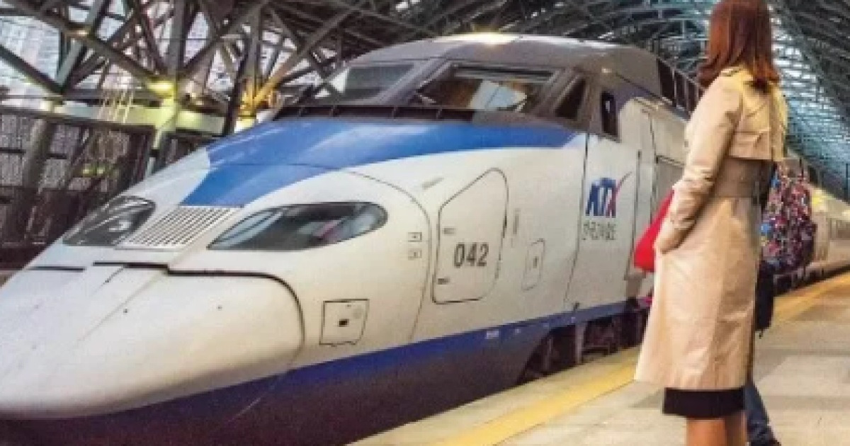 부산행 KTX 대구 고모역 부근서 고장으로 정지…승객 400여명 환승