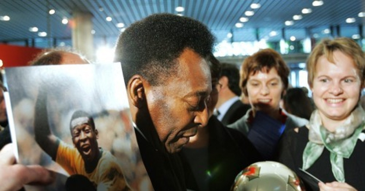 (FILE) SWITZERLAND SOCCER PELE OBIT