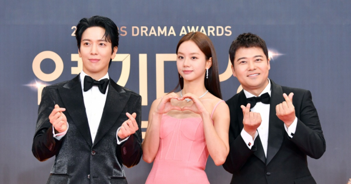[2022 KBS 연기대상] 전현무·정용화·이혜리, 기대되는 3MC 케미