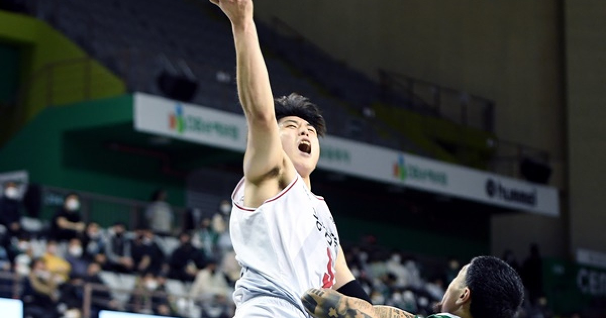 '변준형 20득점' KGC, DB 꺾고 20승 고지