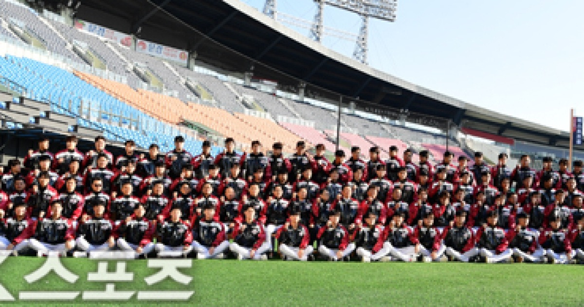 LG 트윈스 ‘2023 시즌 시작하며 단체사진’ [MK포토]