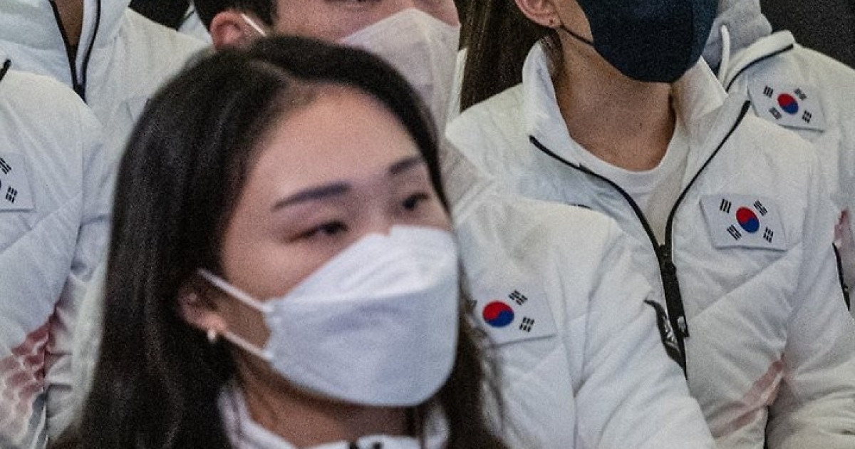동계대학경기대회 출전하는 최민정과 김민선