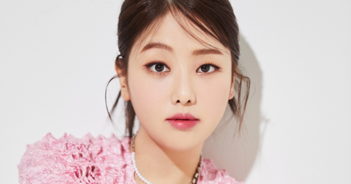 Singer-rapper Kisum signs exclusive contract with RND Company