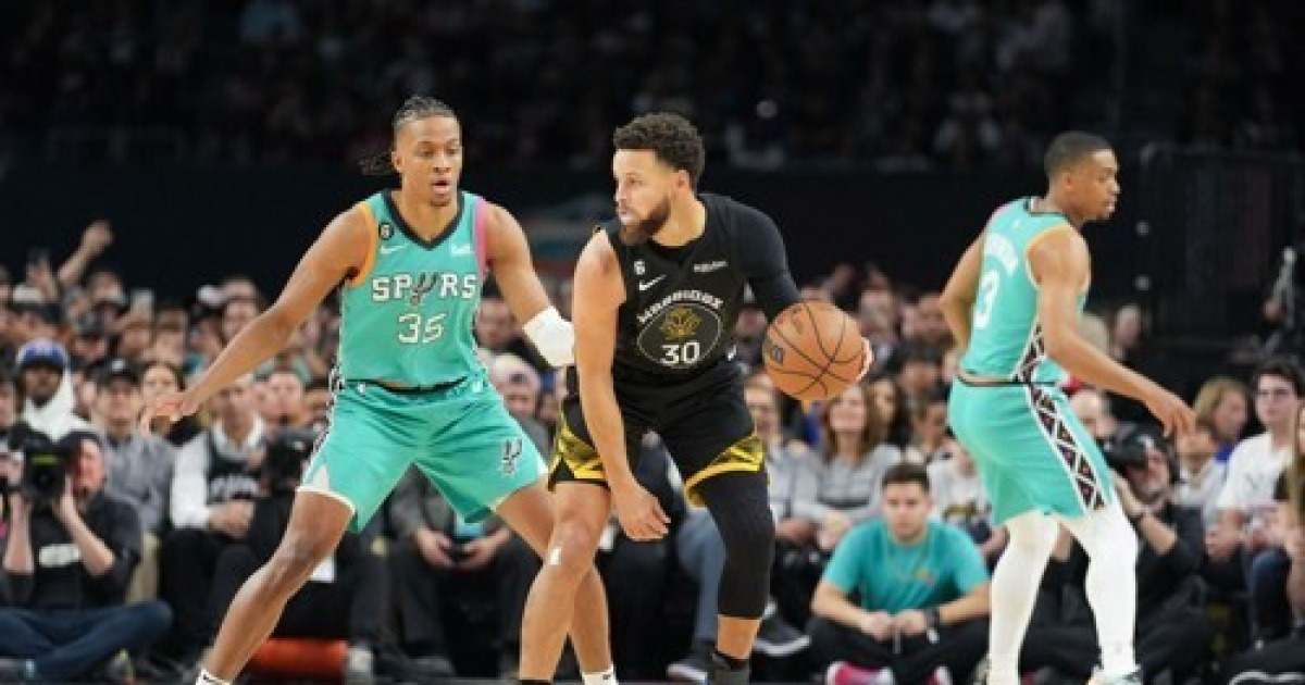 [NBA] ‘8명 10+점 활약’ GSW, SAS 제물로 3연패 탈출