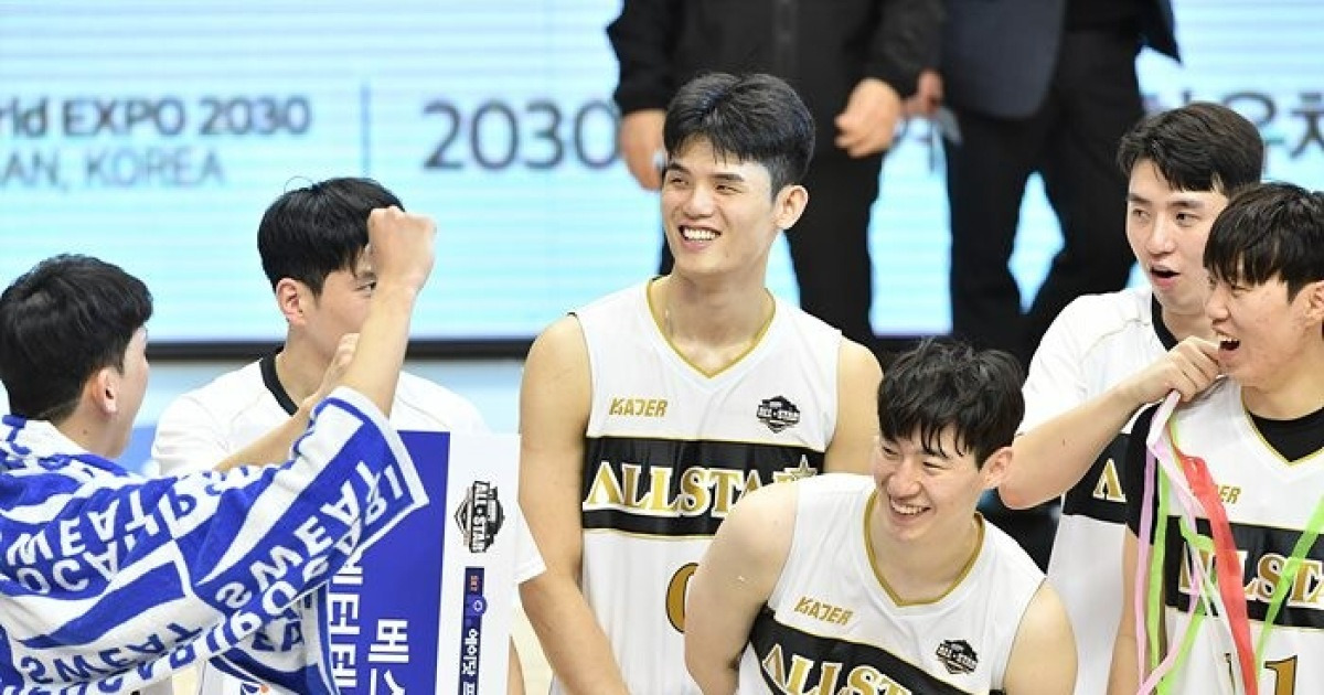 [JB화보] KBL올스타전 시상식, 하윤기 MVP 시상 화보