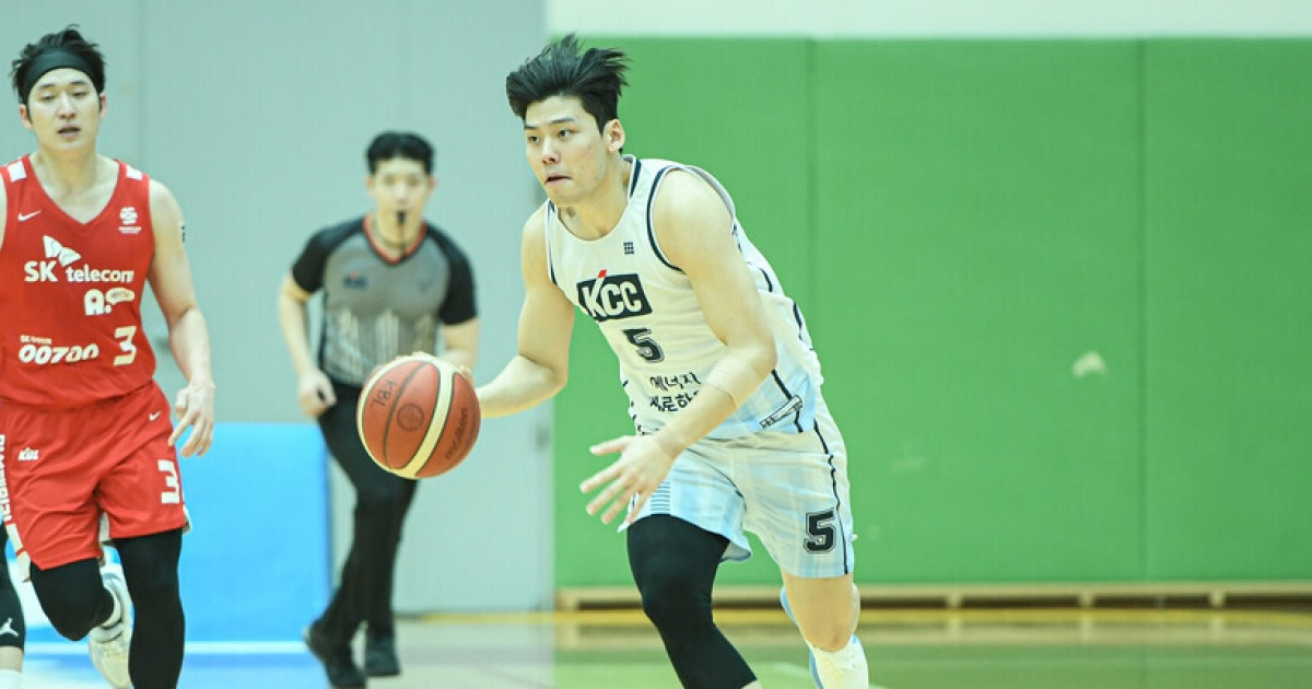 [JB포토] D리그, KCC 김동현 '형님들 속공이요'