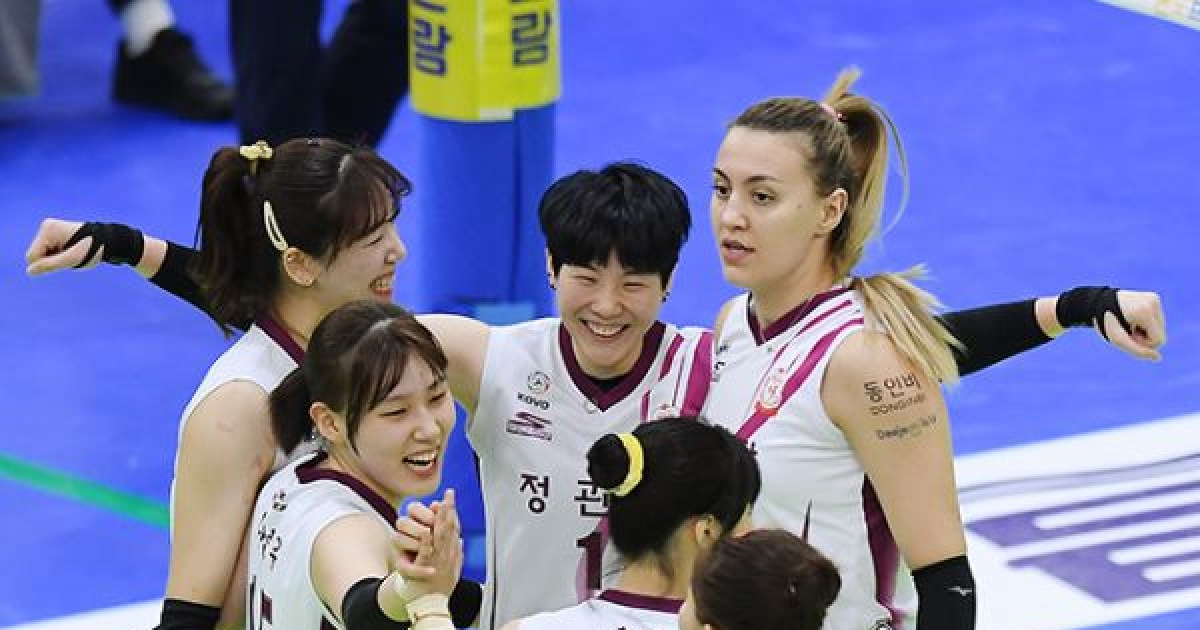 '엘리자벳+정호영 39점' KGC인삼공사, 페퍼저축은행 꺾고 4연패 탈출