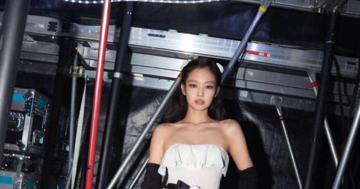 ‘보는 음악’의 결정체 K-팝… 퍼포먼스·음반·공항패션까지 기획[K팝의 탄생 현장을 가다]