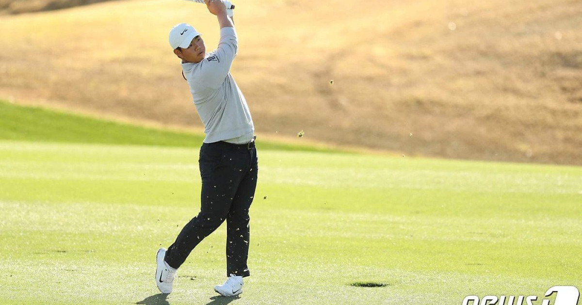 '5타 줄인' 김주형, PGA투어 아메리칸 익스프레스 3R 공동 5위