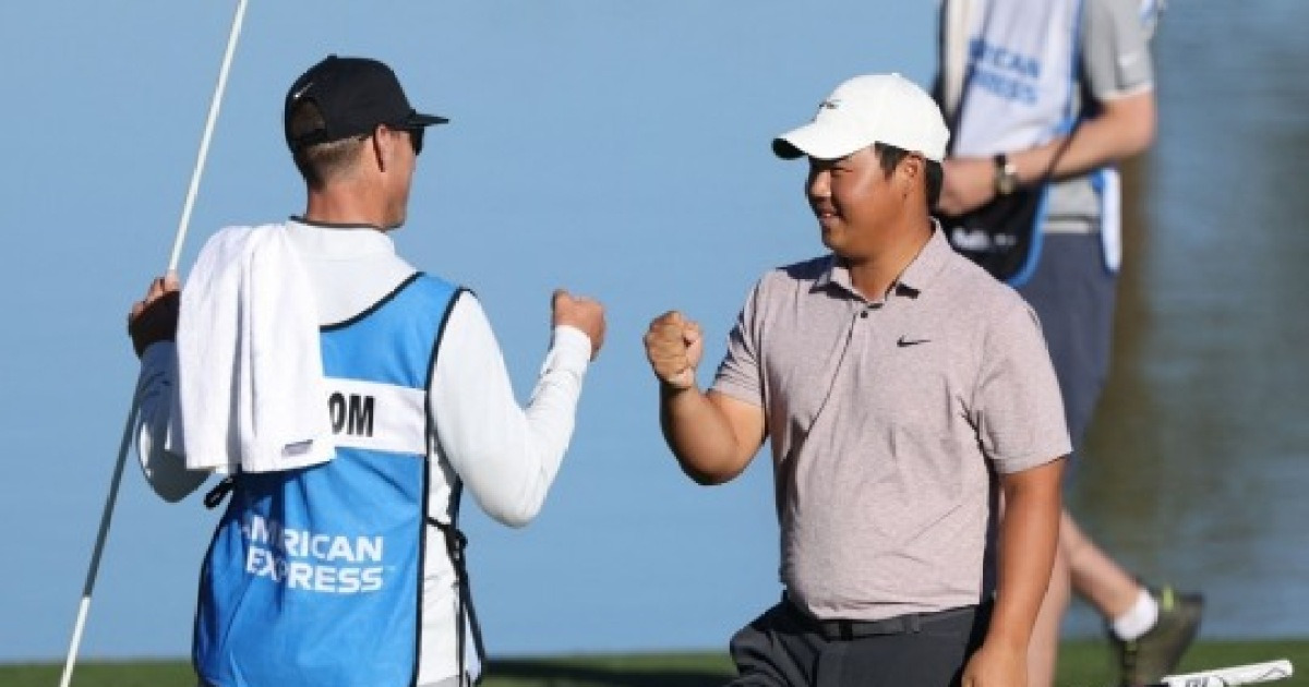 '시즌 세 번째 톱10 눈앞' 김주형, PGA 투어 아메리칸 익스프레스 3R 5위…선두와 5타 차