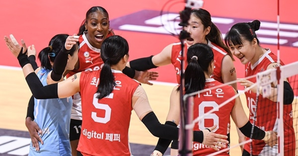 ‘드디어 안방에서 웃었다’ 페퍼저축은행, 모마 빠진 GS칼텍스 격파…홈 13연패 탈출 [MK광주]