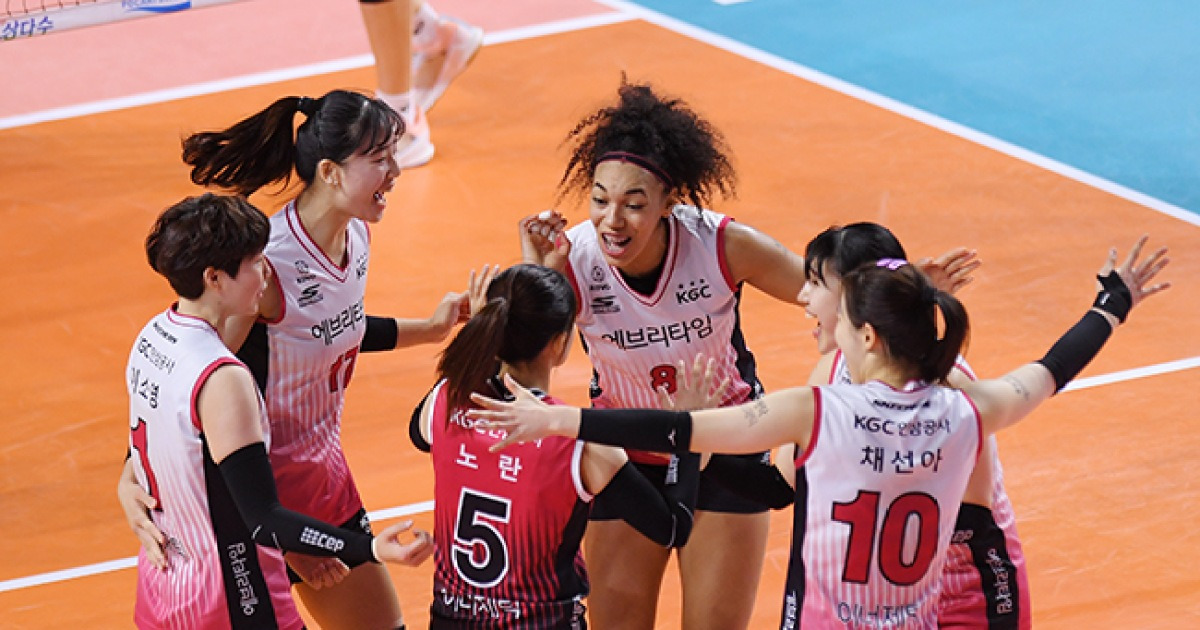 '엘리자벳+정호영 46점' KGC인삼공사, 흥국생명 격파…4위 도약