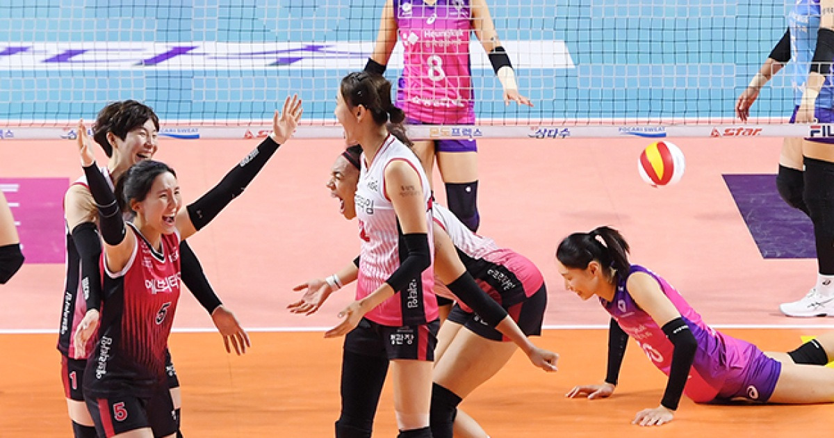 [ST포토] KGC인삼공사, 흥국생명에 짜리한 승