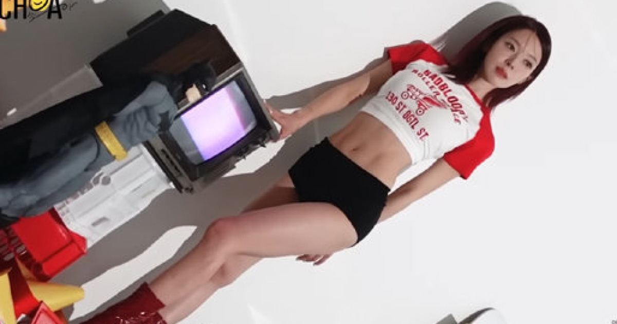 초아, 48kg→44kg…보디프로필 촬영 비하인드 (ft.양치승)