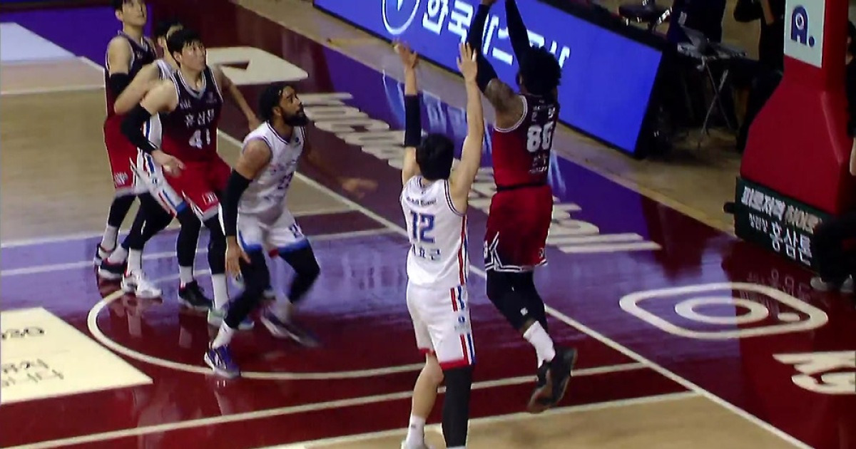 '먼로 극적 결승골' KGC인삼공사, 연장 접전 끝 가스공사 제압