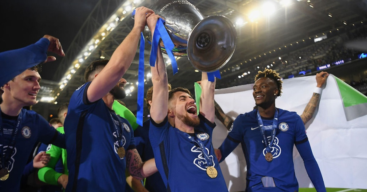 EPL 1위 아스널, 첼시의 ‘우승 부적’ 영입한다