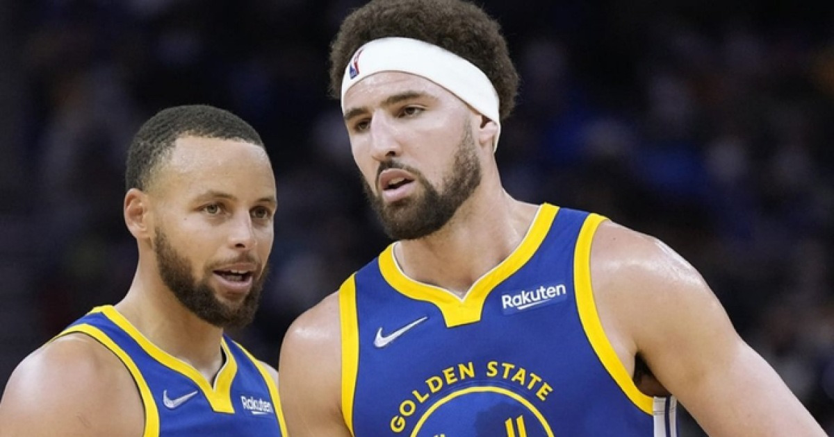 ‘커리·탐슨 66득점 합작’ GSW, OKC 잡고 서부 5위 탈환[NBA]