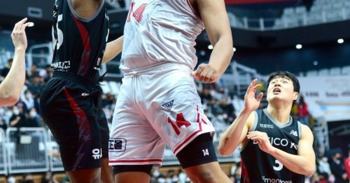 개인 한 시즌 최다 40점 폭발한 스펠맨 앞세운 KGC, 5연승 신바람