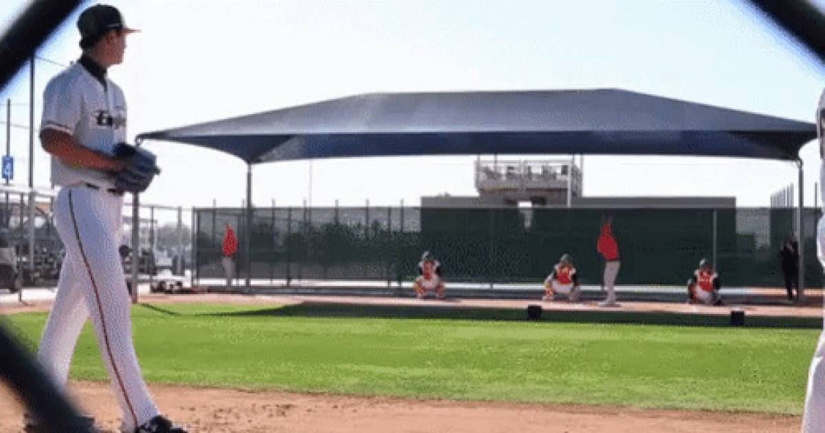 '벌써 151km/h' 한화 5억팔 슈퍼루키 김서현 첫 불펜 피칭.gif | 미친야구