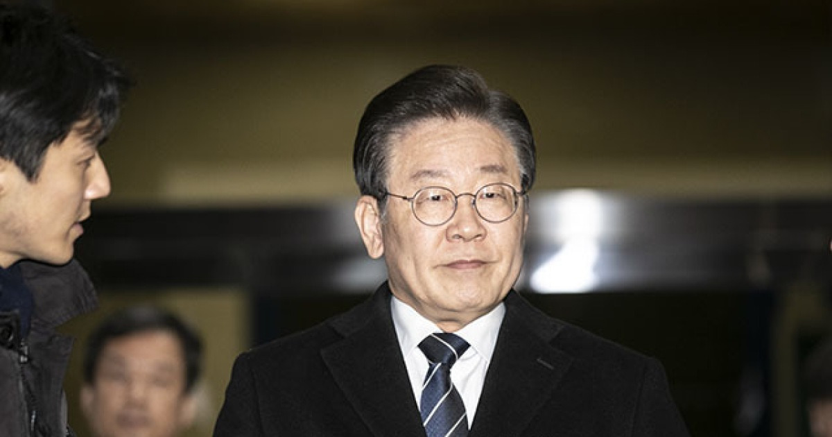 이재명 2차 조사 종료…검찰 번복 진술 말고 새 증거 없어
