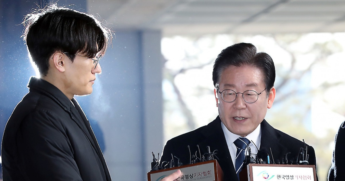이재명 대표 9시간 반 만에 檢 신문 마쳐···조서 열람 중