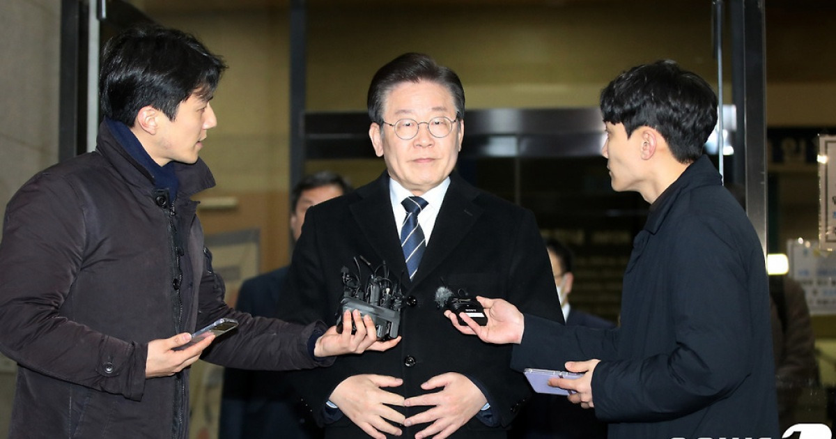 이재명 11시간 만에 檢 조사 종료 새로이 제시된 증거 없어