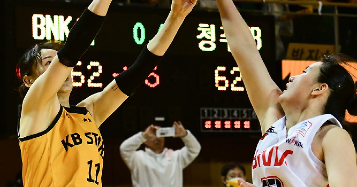 KB스타즈, 32득점-22리바운드의 괴력 발휘한 강이슬 앞세워 BNK 격파