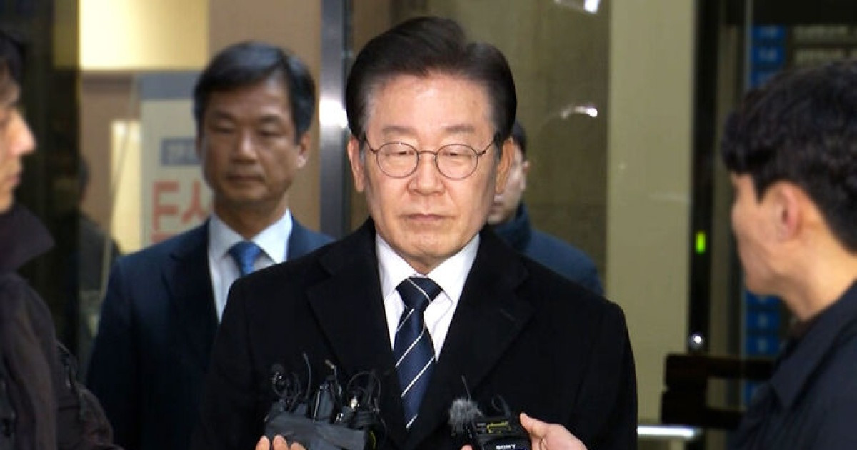 이재명 11시간 만에 귀가…새로운 증거 없어 검찰 비판