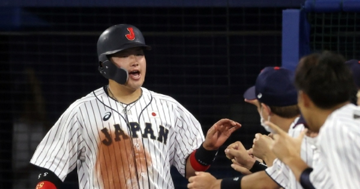 사사키 160km에 삼진 당했지만…'56홈런' MVP, 4타석 만에 첫 안타