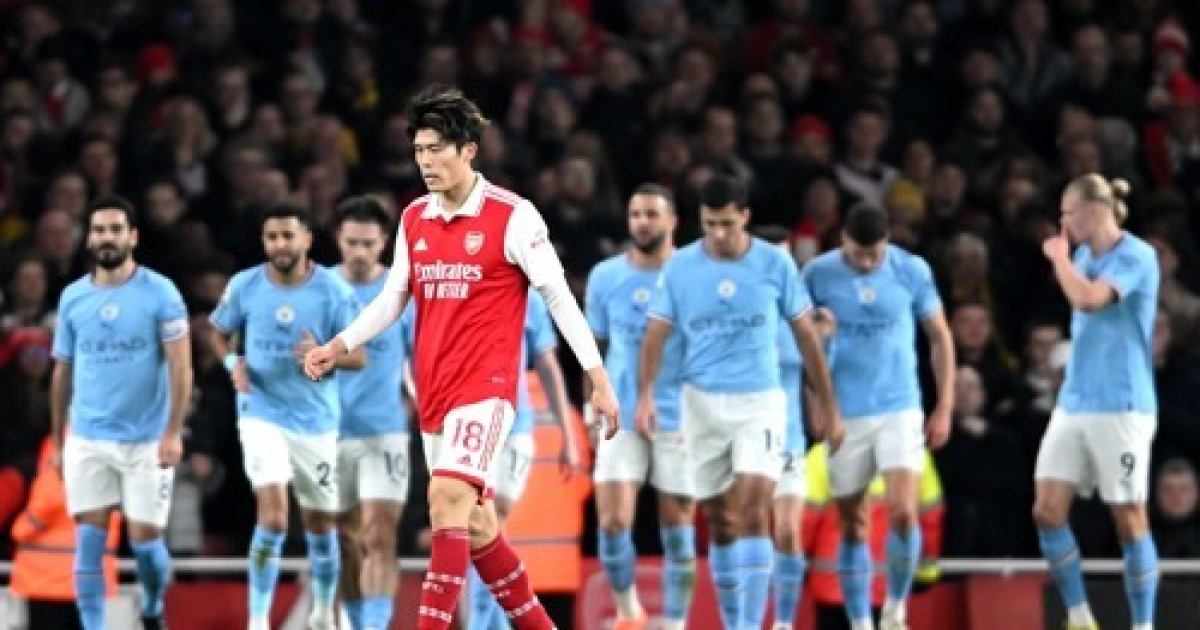 '도미야스 대형실수→KDB 선제골' 맨시티, '사카 PK 동점골' 아스널과 1-1 접전 (전반 종료)