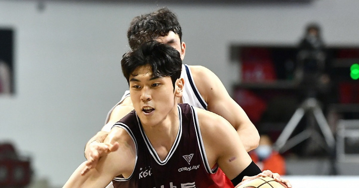 '변준형 MVP 모드' KGC 파죽의 10연승…LG 2위 굳히기 돌입(종합)