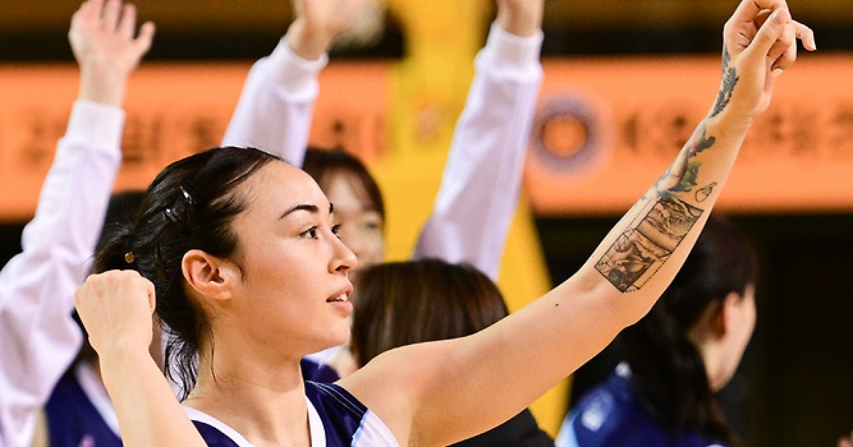 신한은행 2위 점프→BNK 4강 PO 확정→KB '봄 농구' 탈락